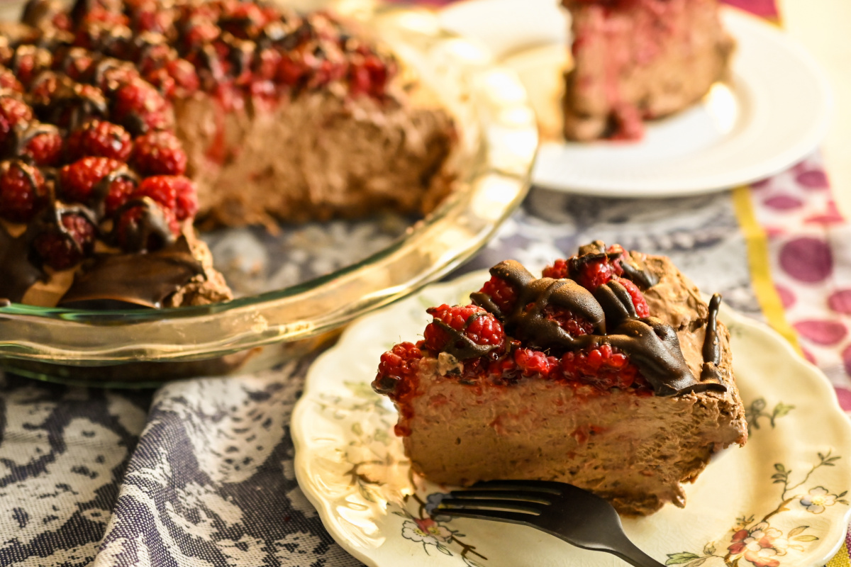 Keto No-Bake Raspberry Chocolate Icebox Pie · Fittoserve Group